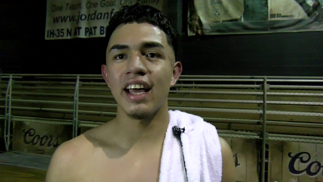 Raymond Guajardo knockout win on his pro debut - YouTube