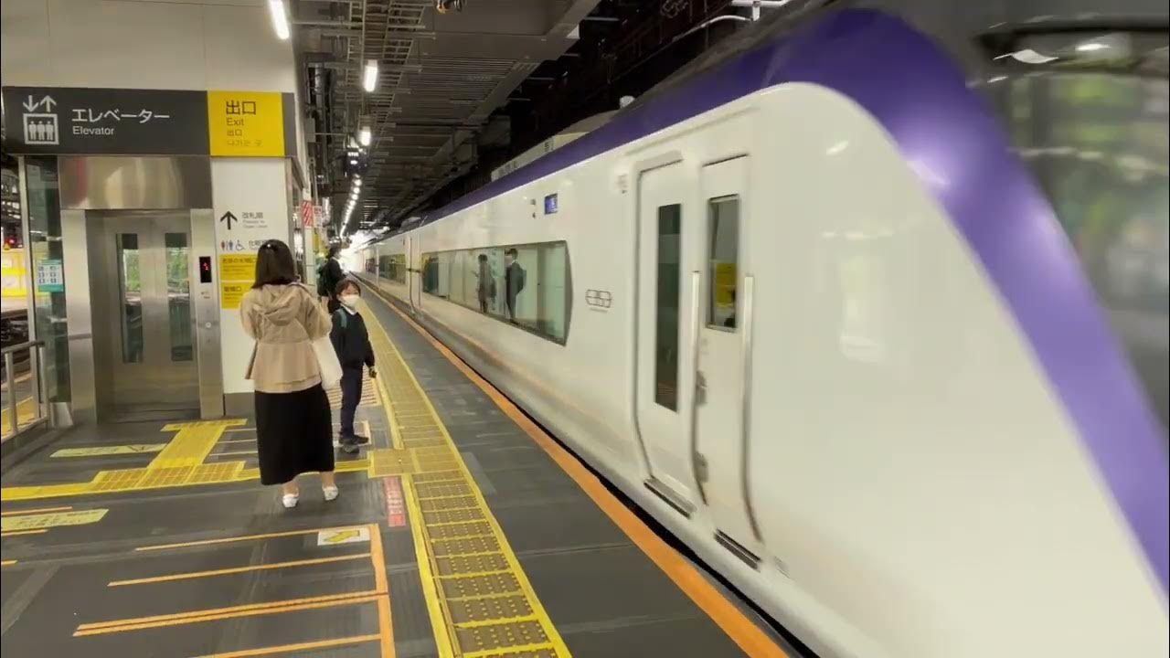 中央線 特急あずさ号 E353系S115 御茶ノ水駅通過シーン - YouTube