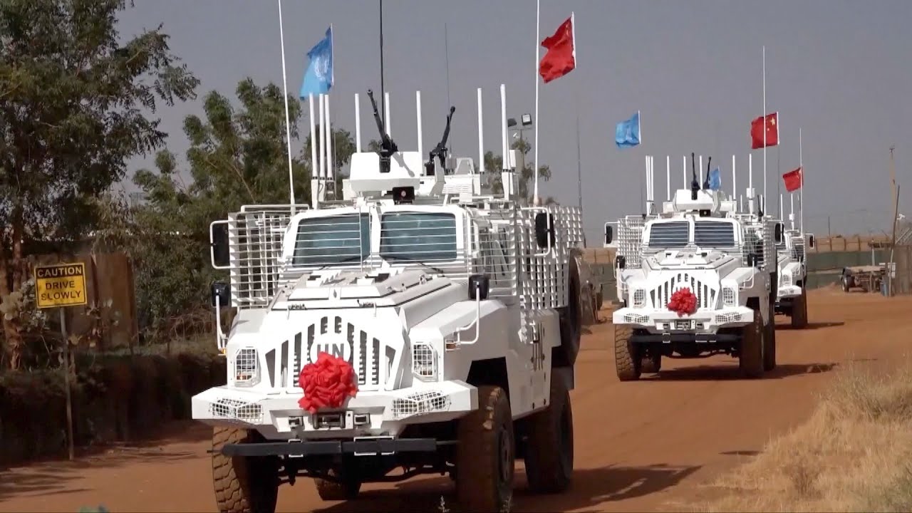 Chinese peacekeepers in Mali equipped with new MRAP vehicles - YouTube