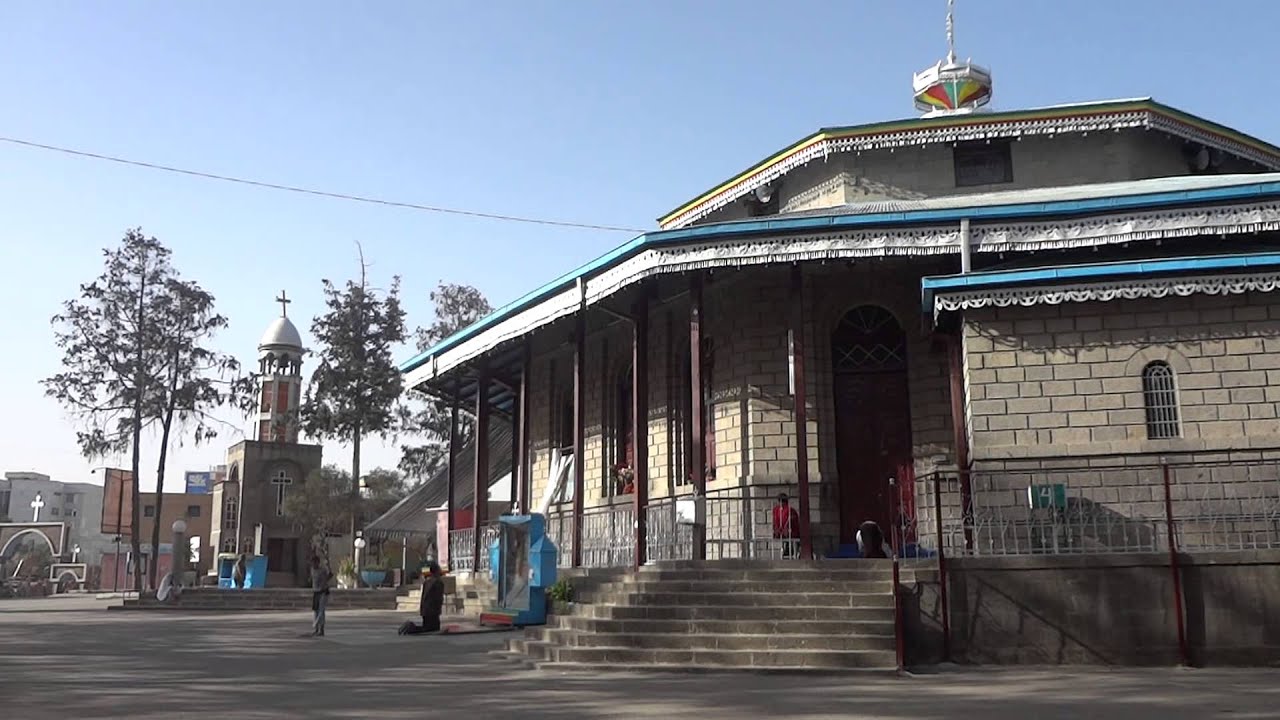 Orthodox prayer in Addis Ababa Church Ethiopia - YouTube