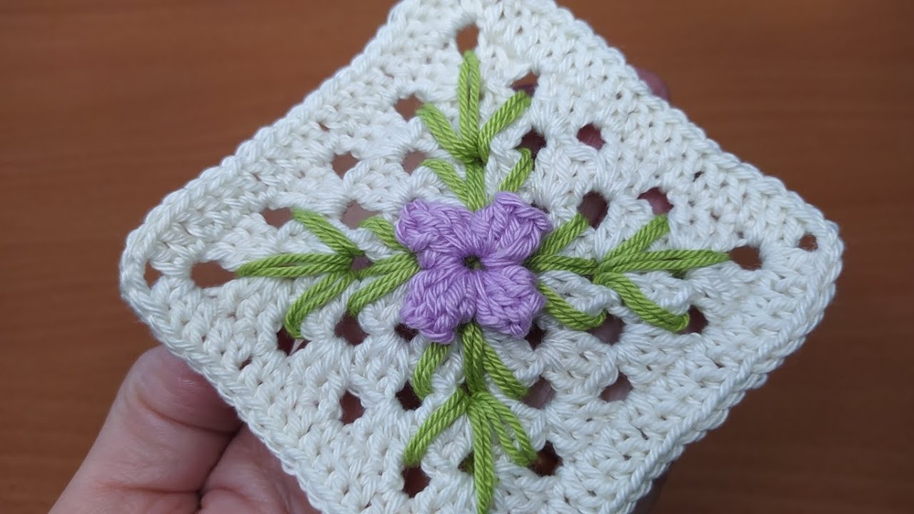 Mattonella Granny con Fiore 💚💜 Uncinetto Tutorial 🌷 Granny Square ...