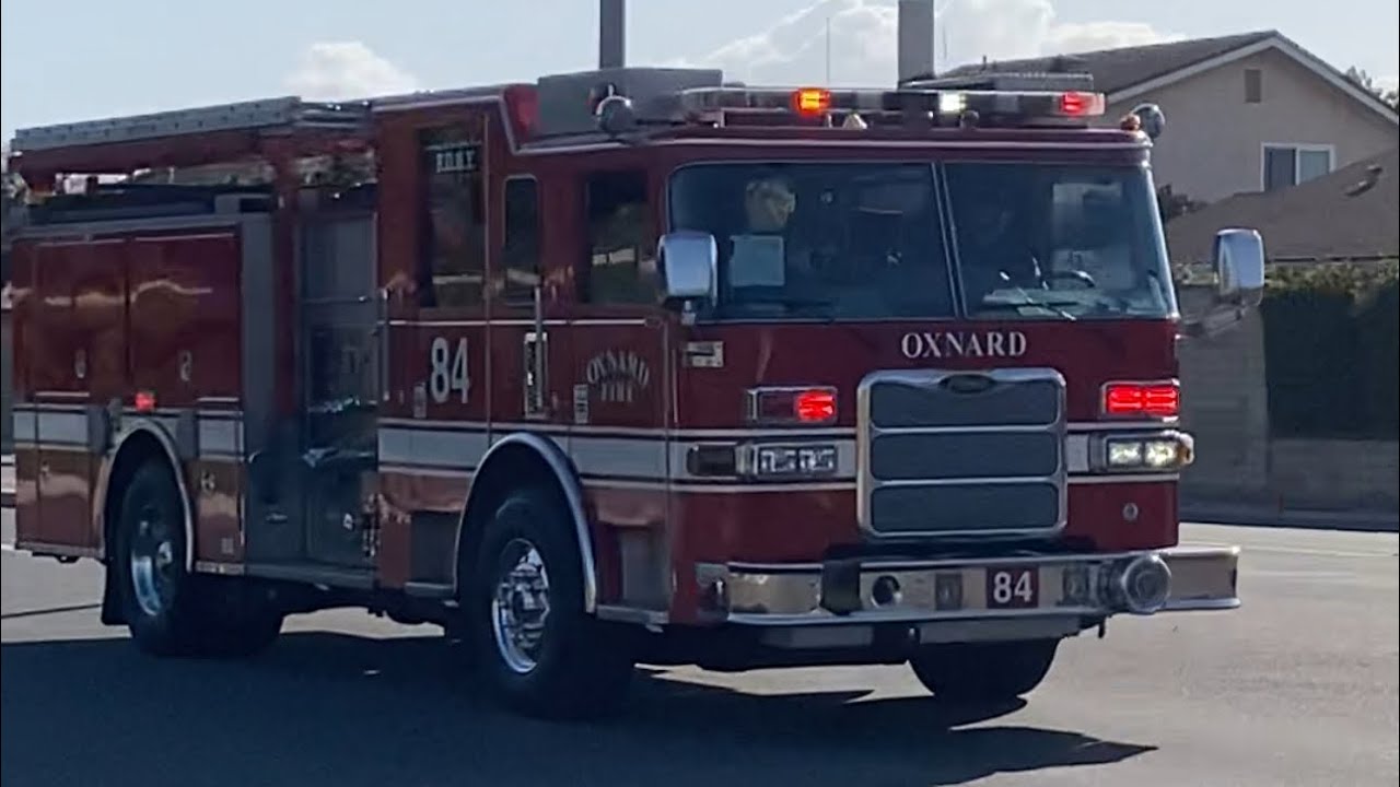 *LATE* Oxnard Fire Department— Engine 84 ( E84 ) Responding to a ...