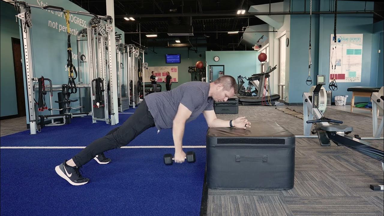 Incline plank with dumbbell row - YouTube
