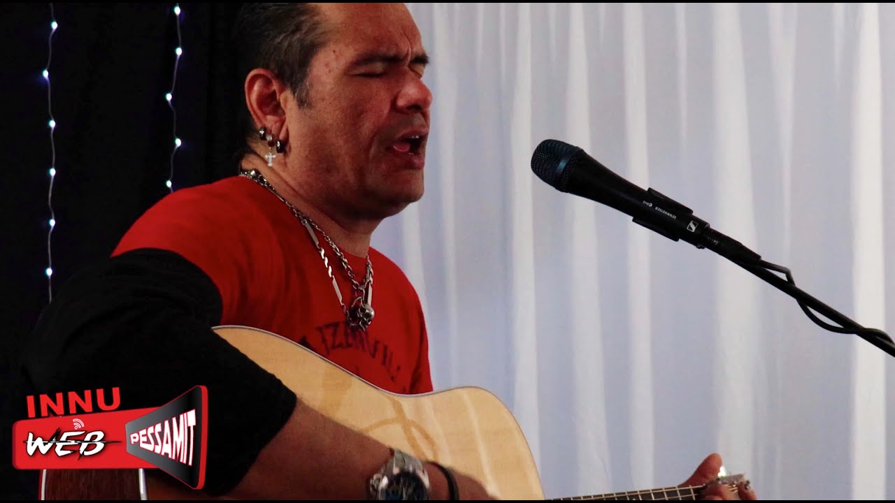 Simon Picard - E Uassiuian (Acoustique) - YouTube