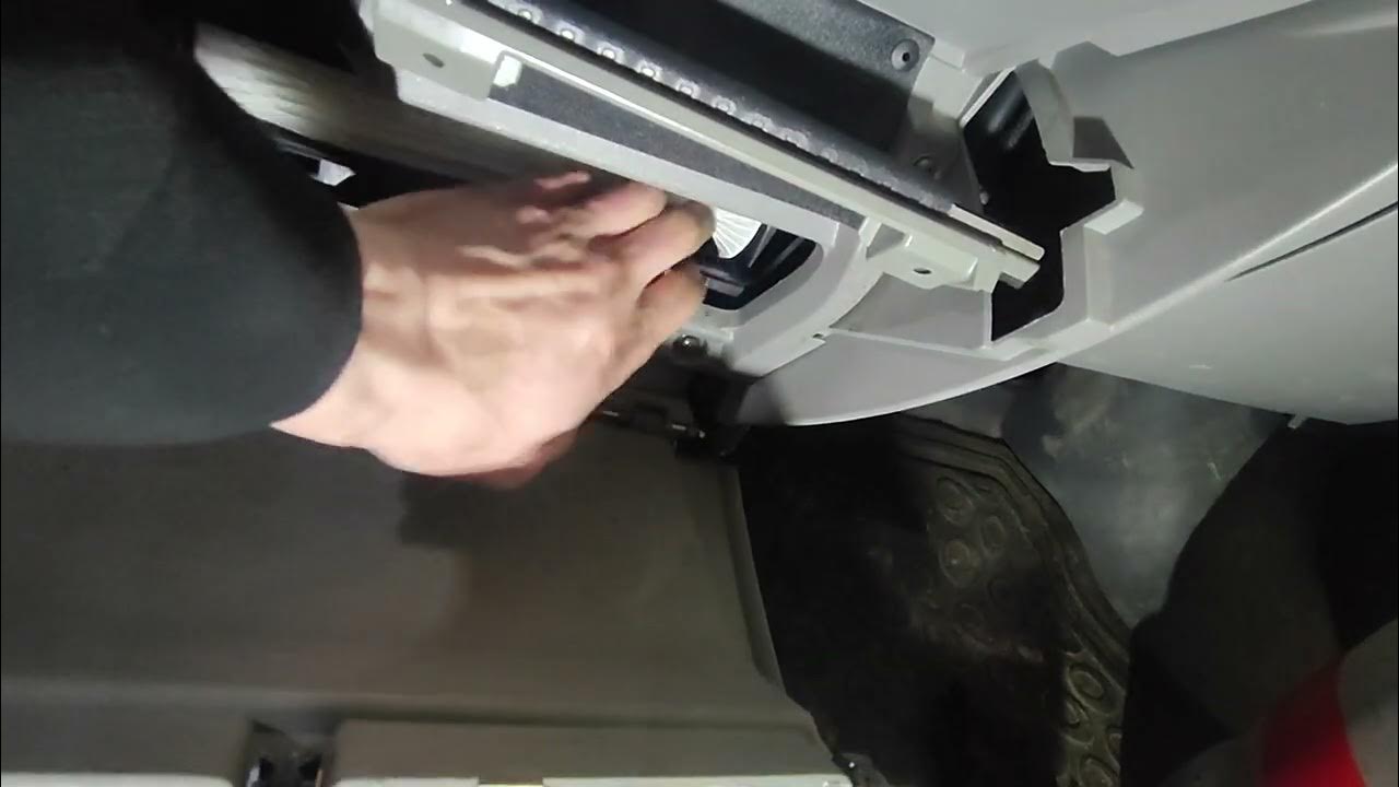 Fiat Ducato 2006 - 2009 cabin filter replacement how to Pollenfilter - YouTube