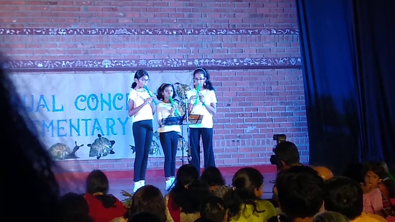 Leah recorder- annual concert(3) - YouTube