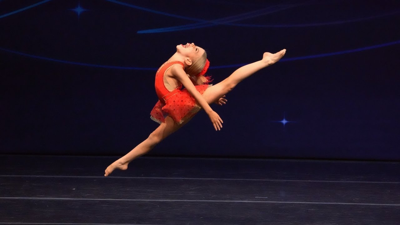 Ellie Bell - Uptown Girl - YouTube