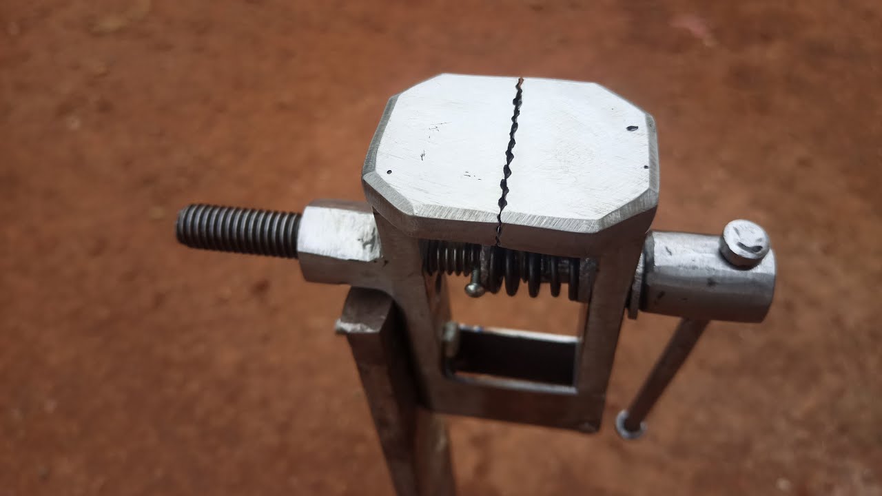 how to make a simple hand made vice - YouTube