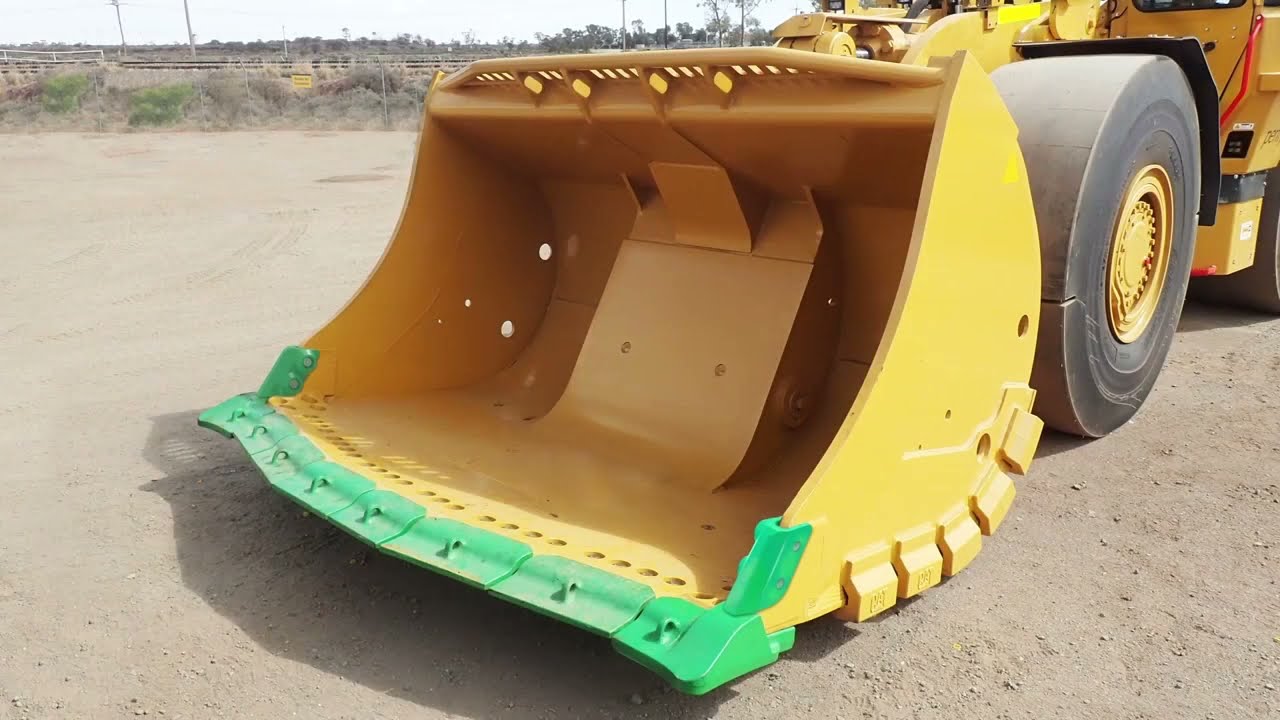 ESCO® UltraEdge™ LHD Shroud System Installation - YouTube