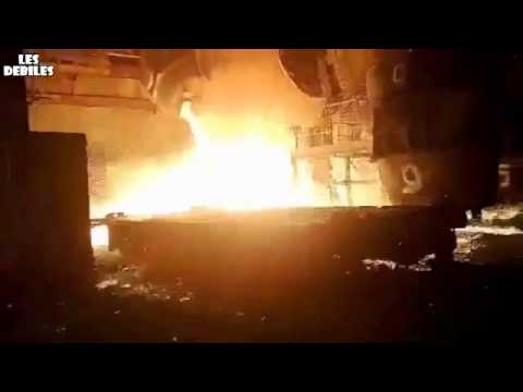 Explosion de métal en fusion - YouTube