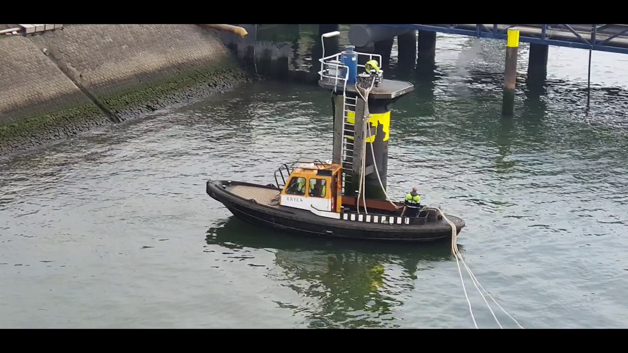 Mooring operations by mooring boat - YouTube