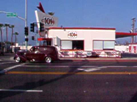 Cool cars cruising the 101 Cafe, Oceanside CA - YouTube