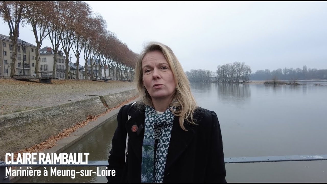 Festival de Loire 2023 : rencontre avec Claire Raimbault - YouTube