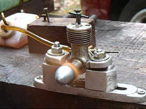 Starting and Running the ED Bee MK1 model Diesel Engine - YouTube