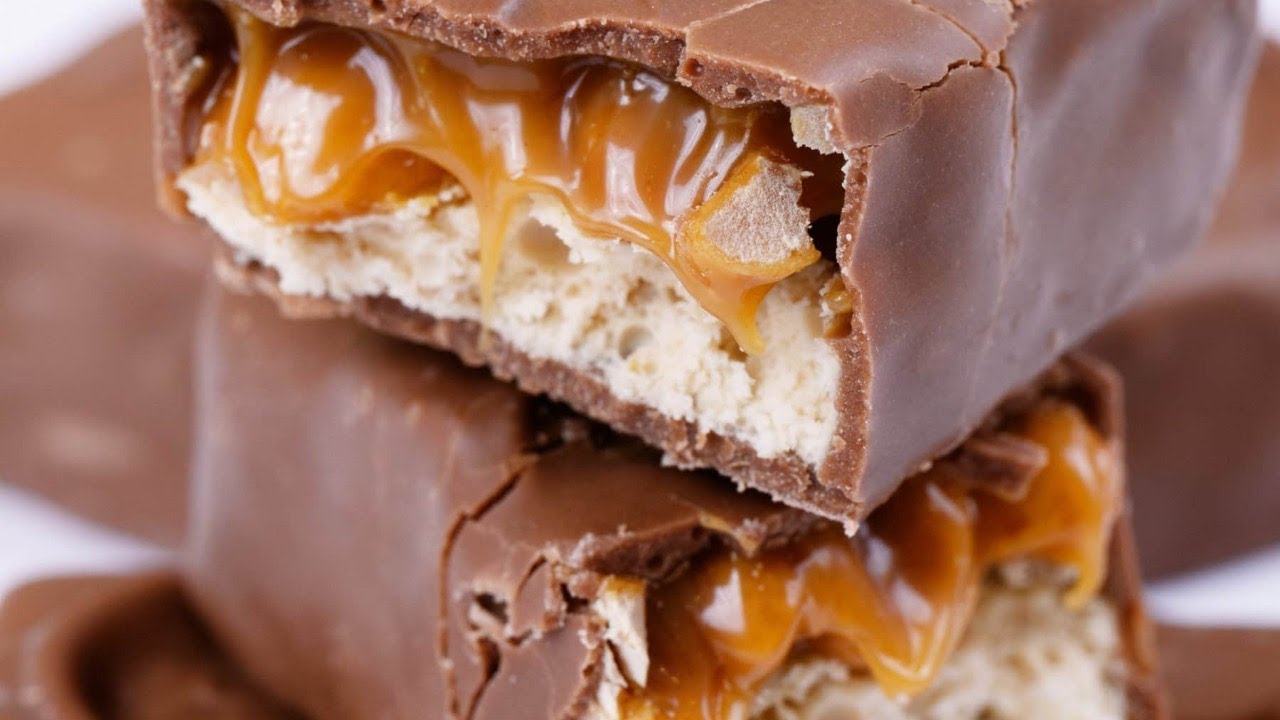 HOMEMADE SNICKERS BAR SUBSTITUTE!🍫 - YouTube
