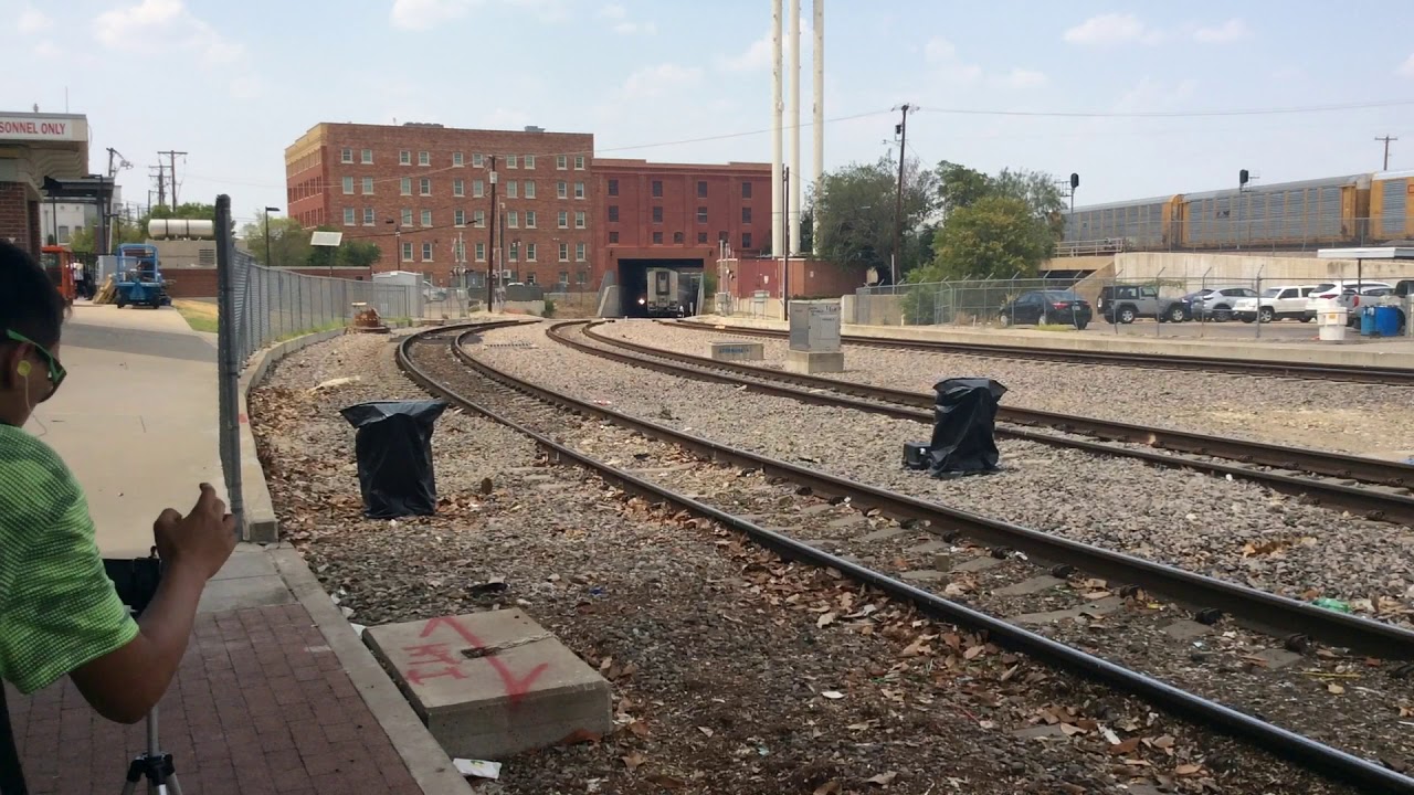 TRE F59PHI #569 Leading TRE Westbound Train - YouTube