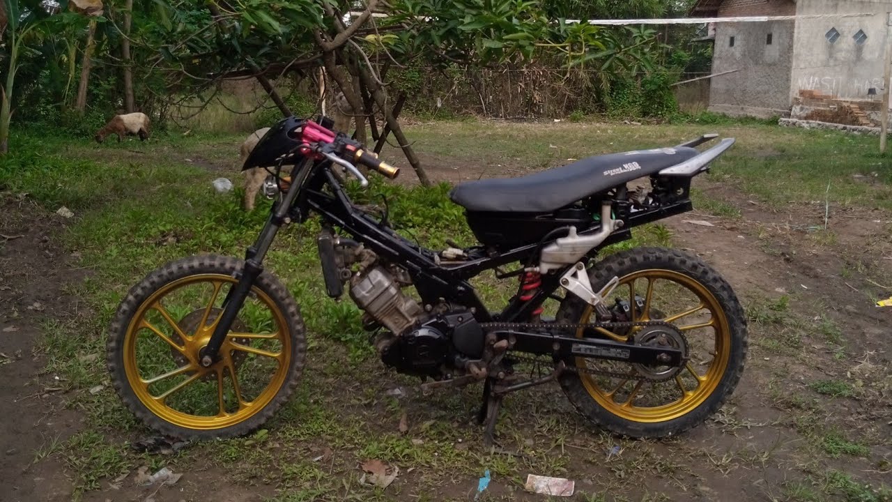 Honda cs1 modif drag di pake blusukan di hutan!! - YouTube