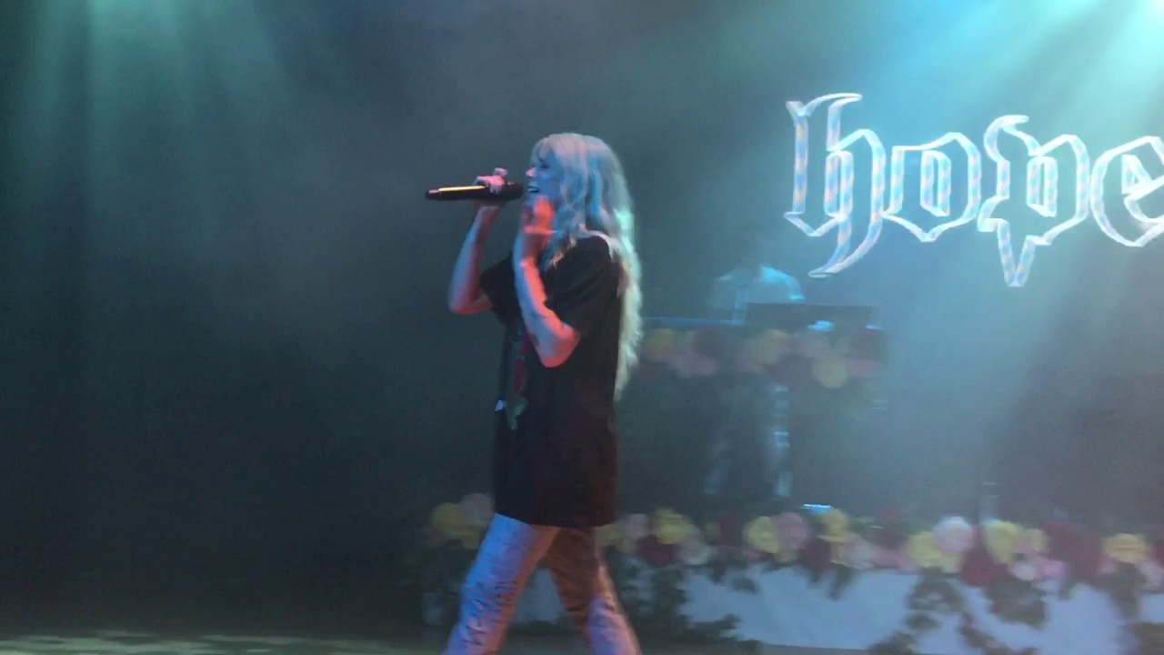 Halsey - 100 Letters (Live Alcatraz, Milan - 27/06/17) - YouTube