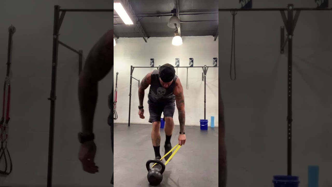 Banded Knee Raises w KB Static Hold - YouTube