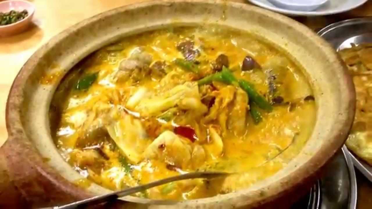 Fish Head Curry at the Restoran Loke Fatt, KL, Malaysia - YouTube