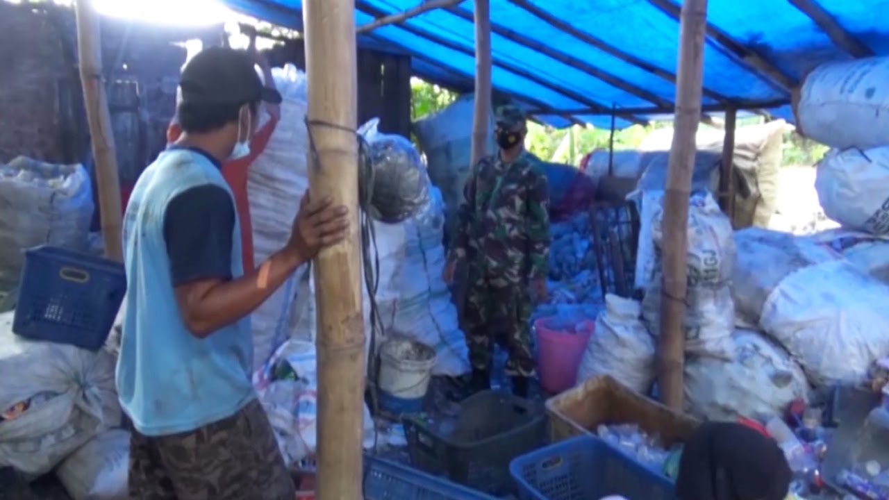 Temui Pengepul Rosok Di Lokasi Sasaran TMMD - YouTube