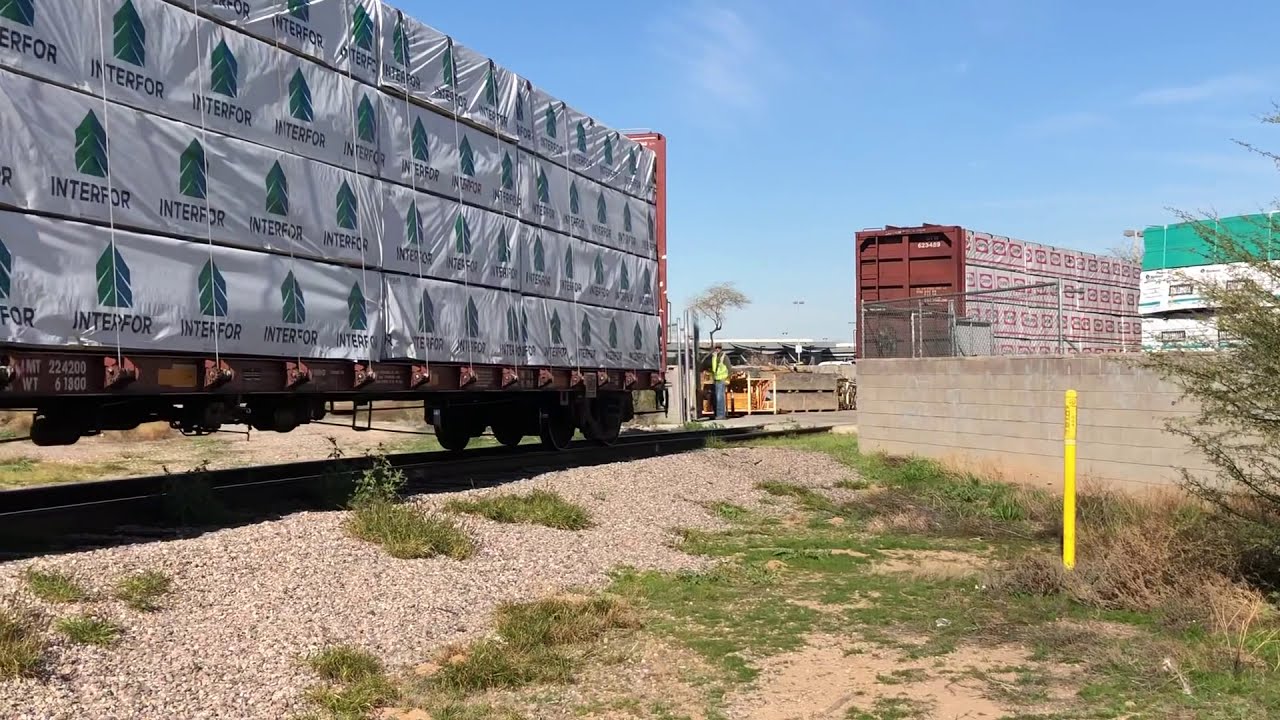 Erickson framing gets a lumber delivery - YouTube