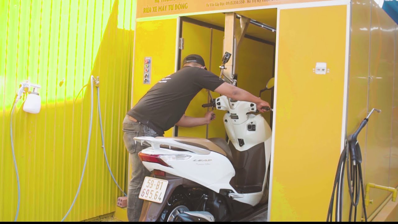 300 Bikes/Day - The Best Automatic Bike Wash with Brushes - YouTube