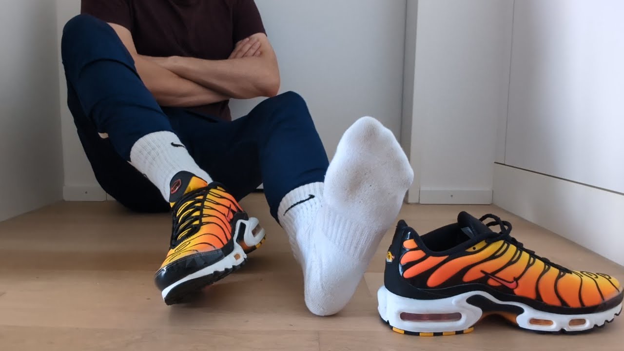FIRE 🔥 TNs with NIKE SOCKS and PSG Pants - YouTube