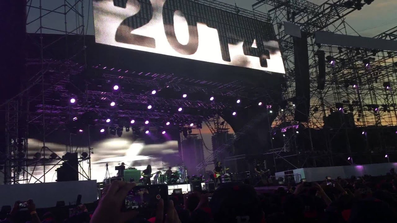 เรือเล็กควรออกจากฝั่ง Live - Bodyslam 13 Concert - YouTube Music