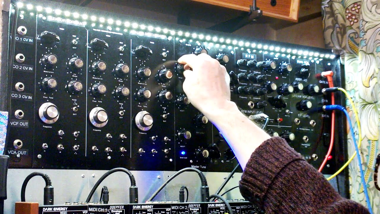 Elektor Formant Modular Analog Synthesizer Demo - YouTube