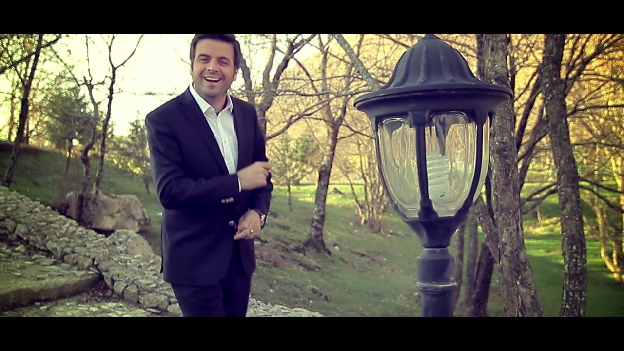 Fahrush Azemi - Njoha nje grua (Official Video) - YouTube