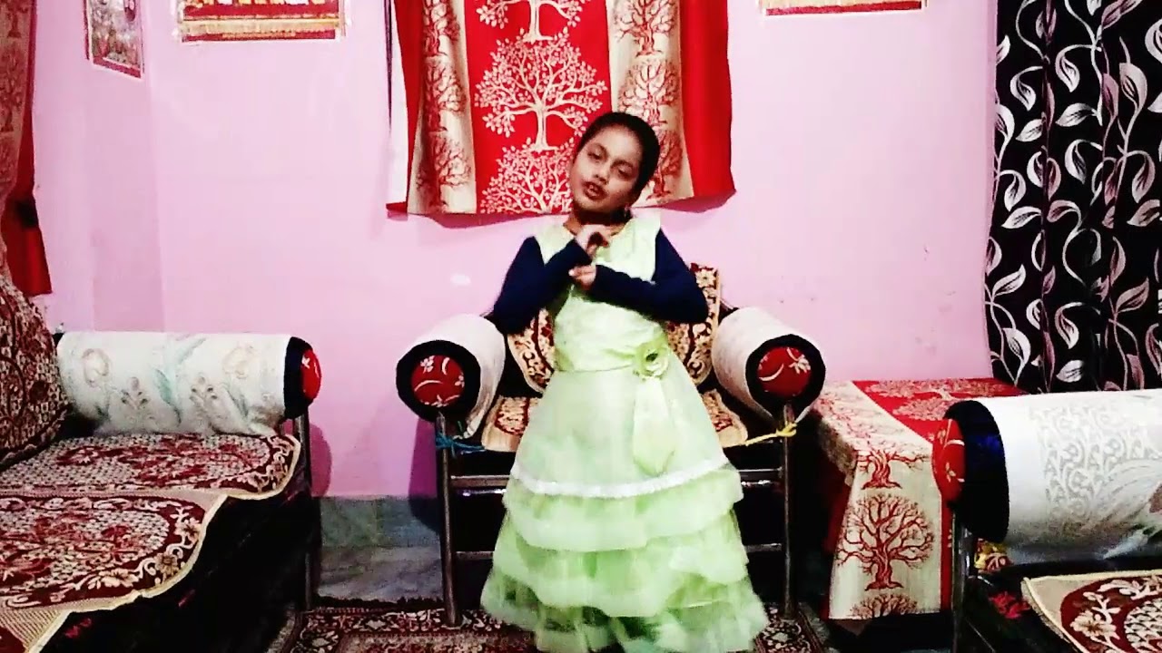 Dil He Chota Sa Choti Se Asha Dance By Nischita Nanda - YouTube