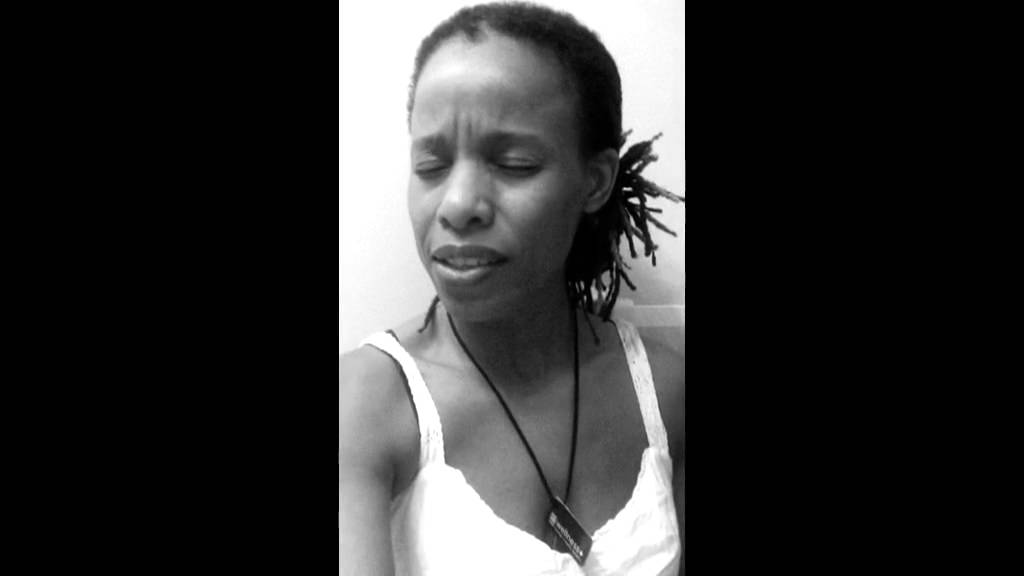 Tarin singing Sea of Forgetfulness - YouTube
