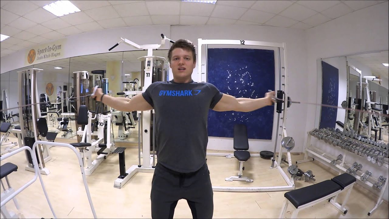 Schulter-Übung | Butterfly Reverse am Kabelzug - YouTube