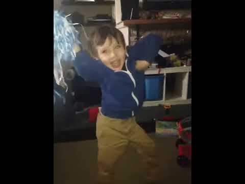 5 year old dancing - YouTube