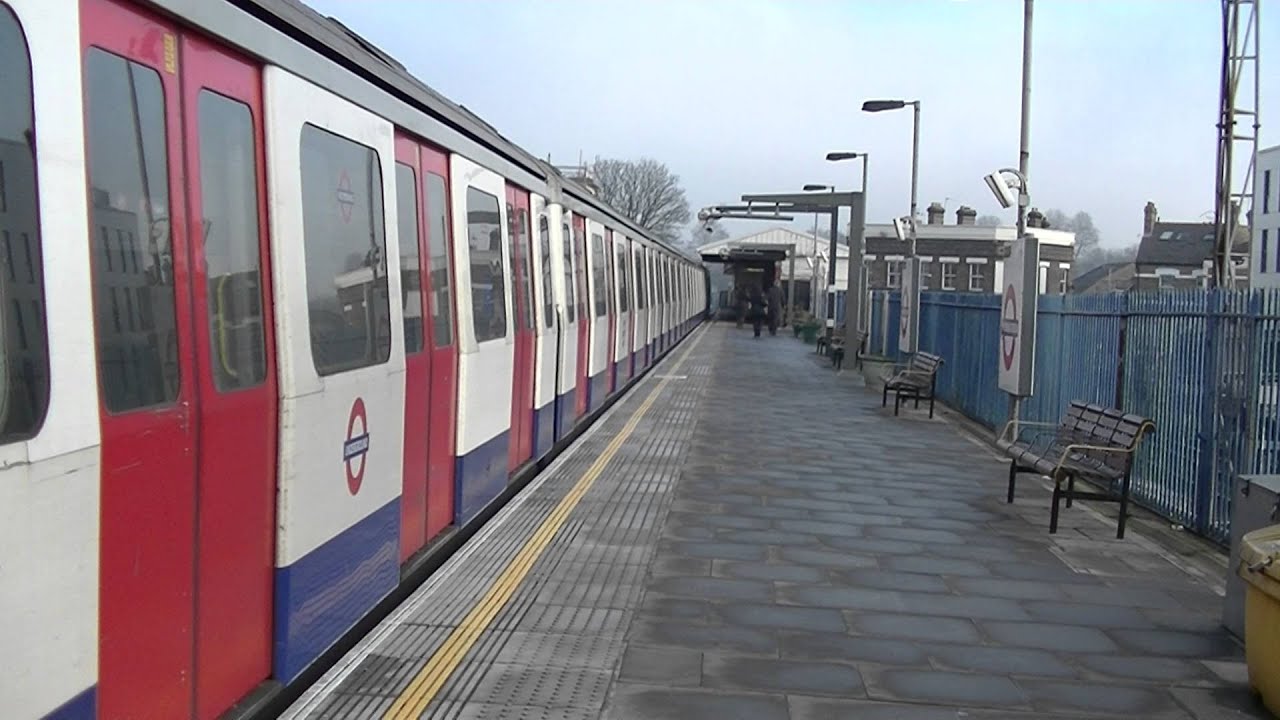 London Underground C Stock 5538, 5552 and 5720 at Parsons Green - YouTube