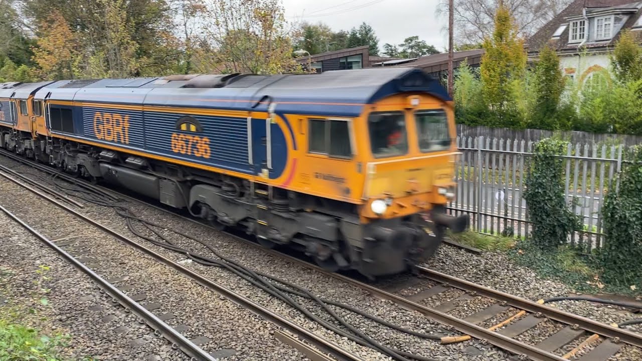 Class 66 | 66736 Wolverhampton Wanderers + 66735 Peterborough United ...