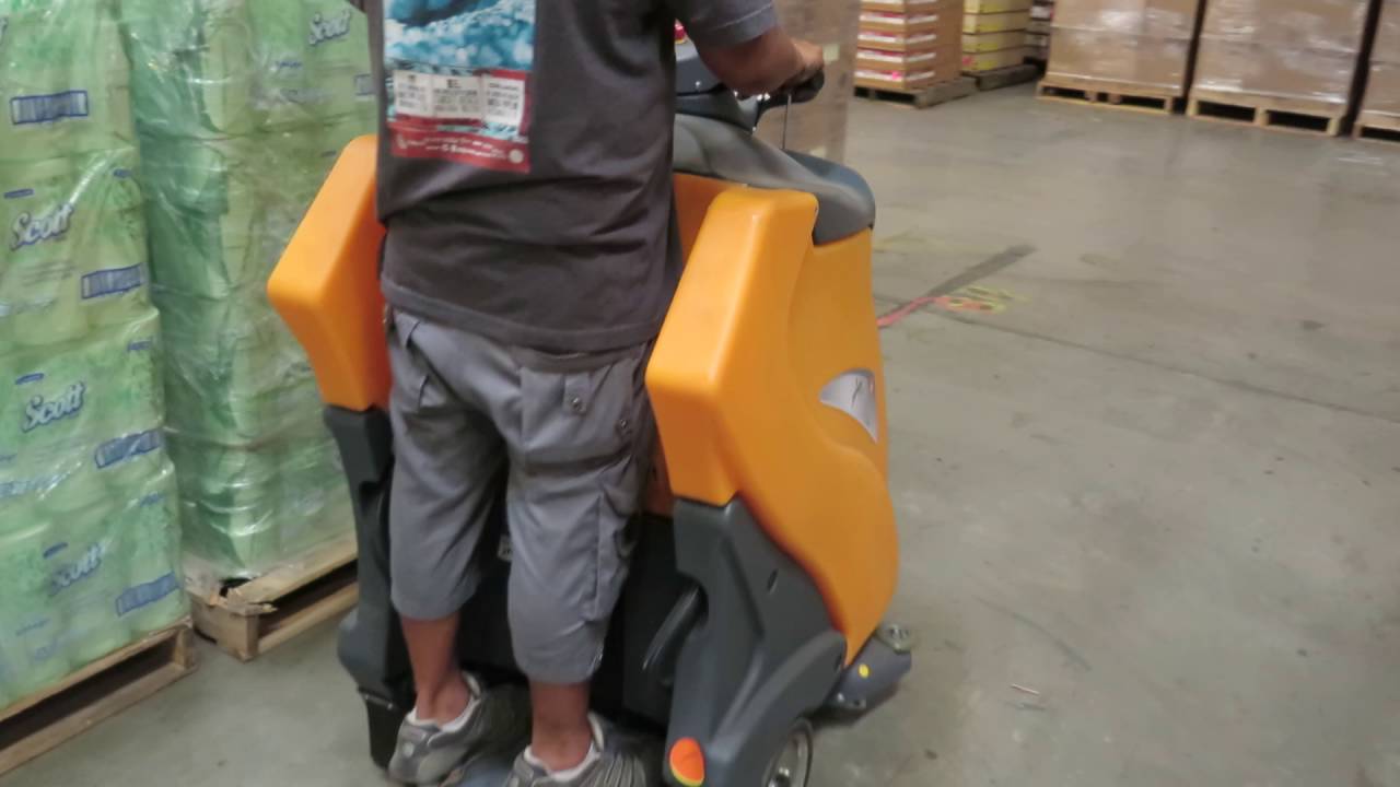 Lot 295 TASKI COMMERCIAL MACHINE BATTERY OPERATED AUTOSCRUBBER SWINGO 855B 20 TRACTION DRIVE ...