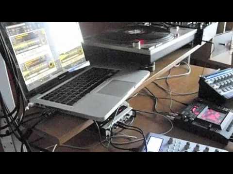 Tech House ( using Traktor Scratch & Kaoss pad 3) - YouTube