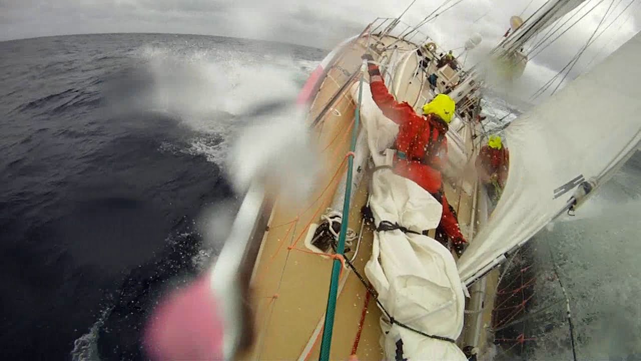 30 Second Sail Change - YouTube