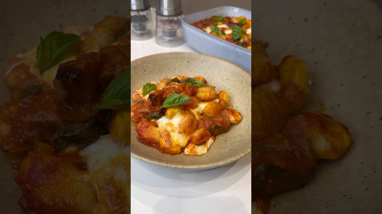 Chorizo & mozzarella gnocchi bake 😍 #recipe - YouTube