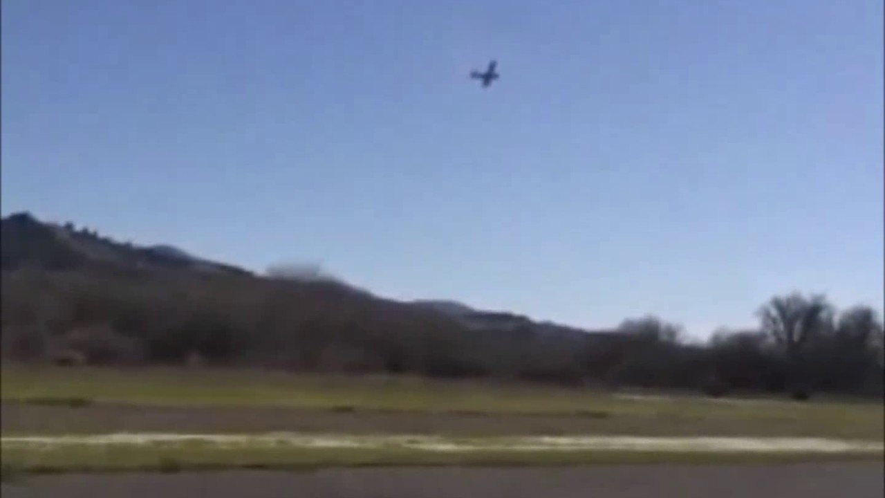 World's Shortest Runway Extreme Short Take Off and Landing cut - YouTube