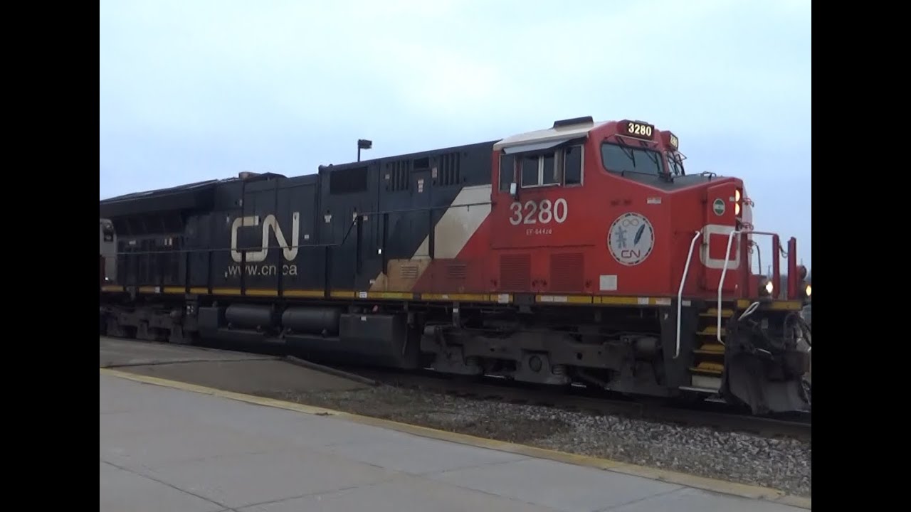 CN Train 399 Heading Westbound Battle Creek Michigan 12/18/24 - YouTube