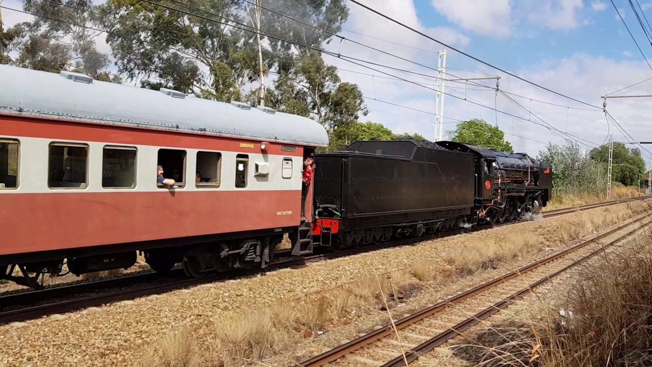 Reefsteamers' 15F No.3046 'Vreni' chuffs through Hamberg, Florida (7 ...