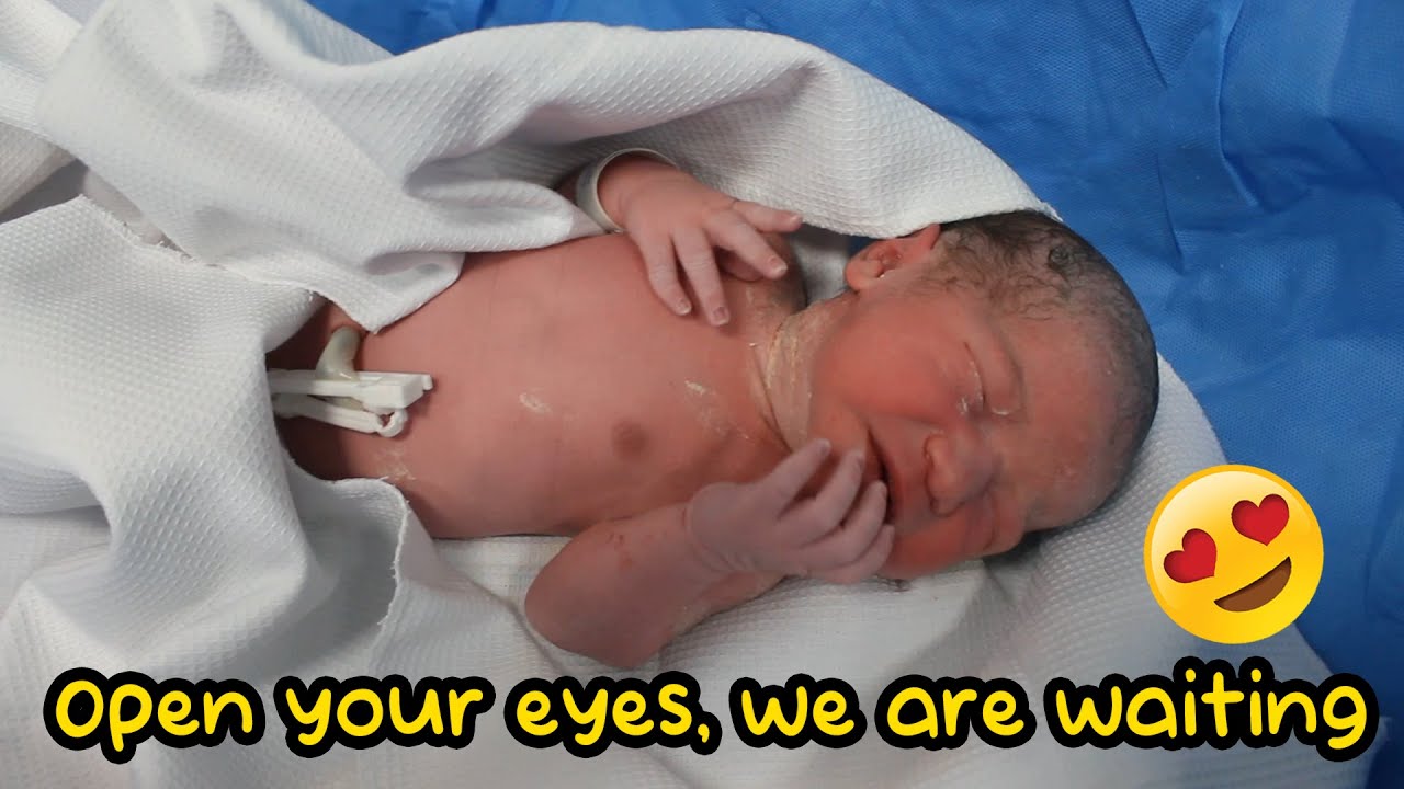 Is it normal that my newborn hasn't opened his eyes yet? 👀 ️ - YouTube