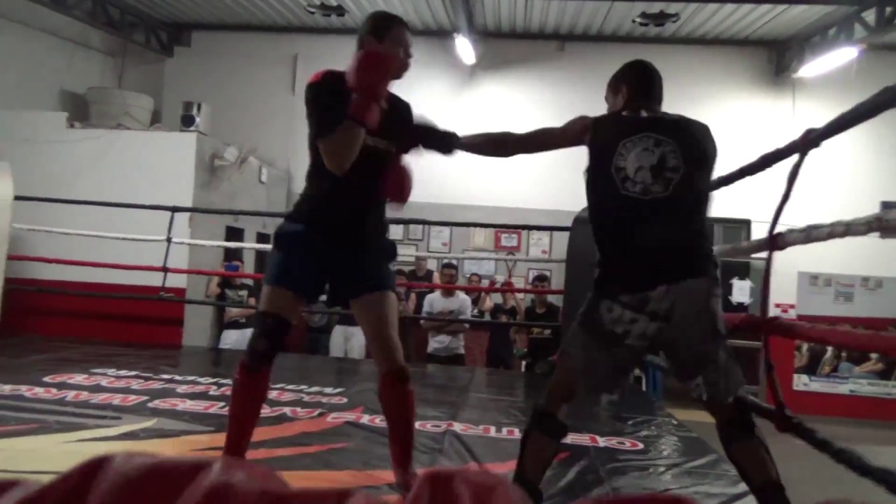 Luta Muay Thai Adriano Vitor vs João Vittor - YouTube
