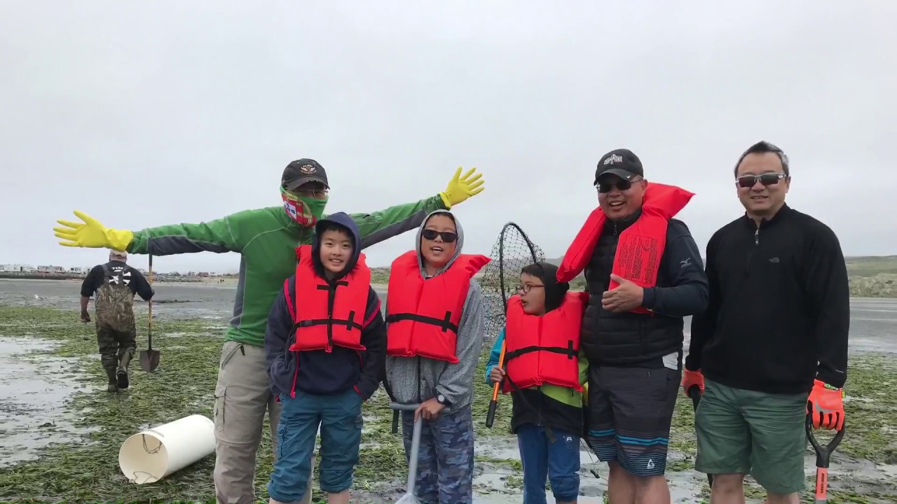 Geoduck and abalone dive 2017 - YouTube