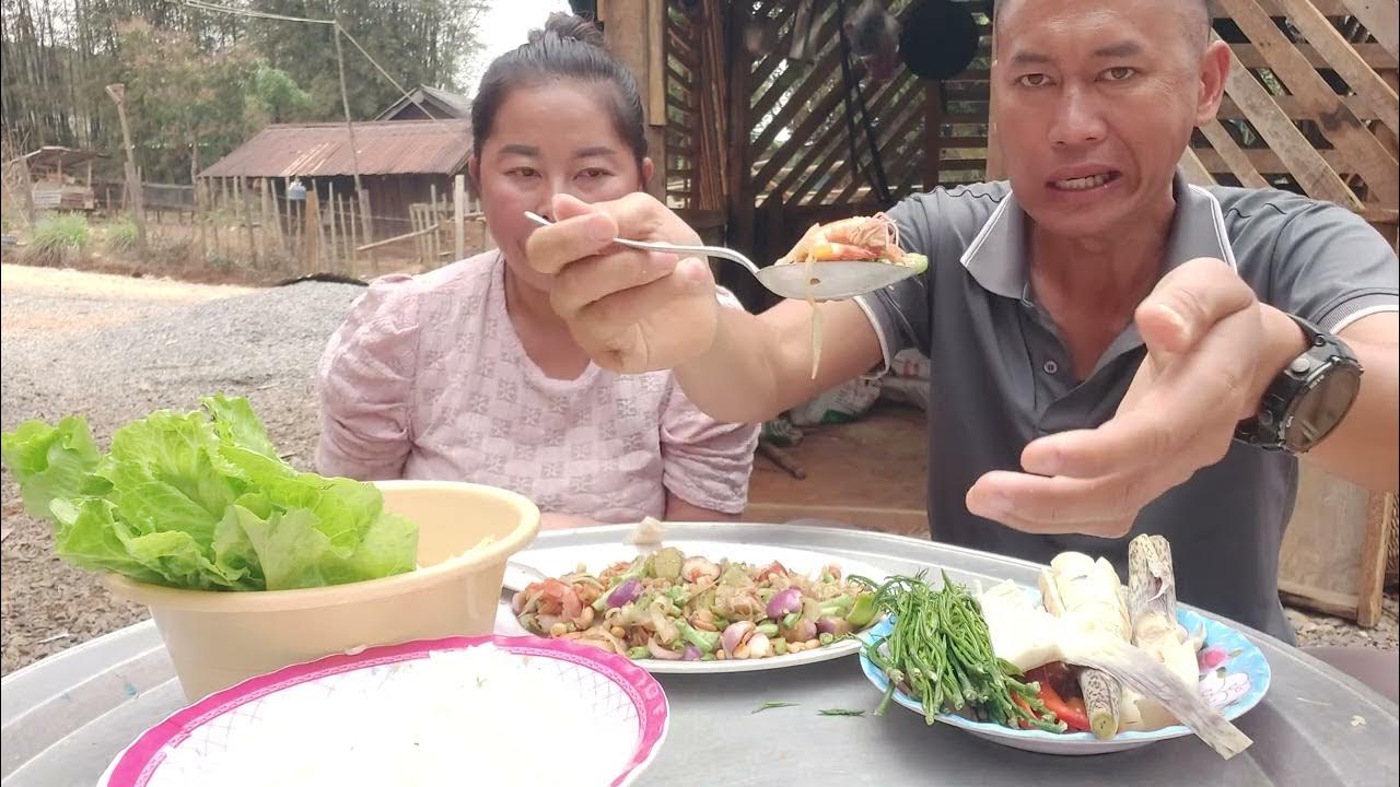 Kv tus niam tsev wb los noj qaub taub ntoo tuav nrog taum thiab kab cws nawb - YouTube