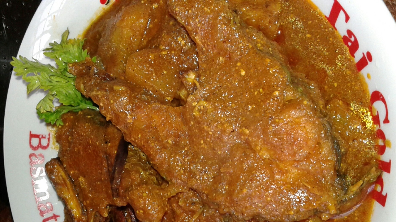Rohu fish curry also known as kalia poisson - YouTube