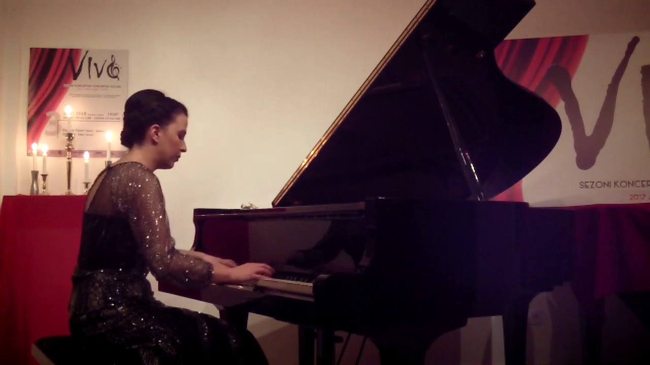Iliriana Gjoni plays Beethoven's Pathétique Sonata - 2nd movement - YouTube